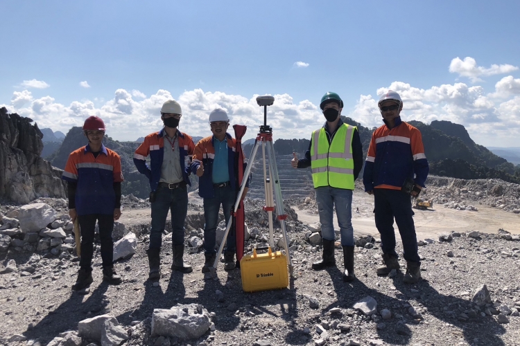 Hollywood International Ltd. › Trimble R8s on-site training at the ...